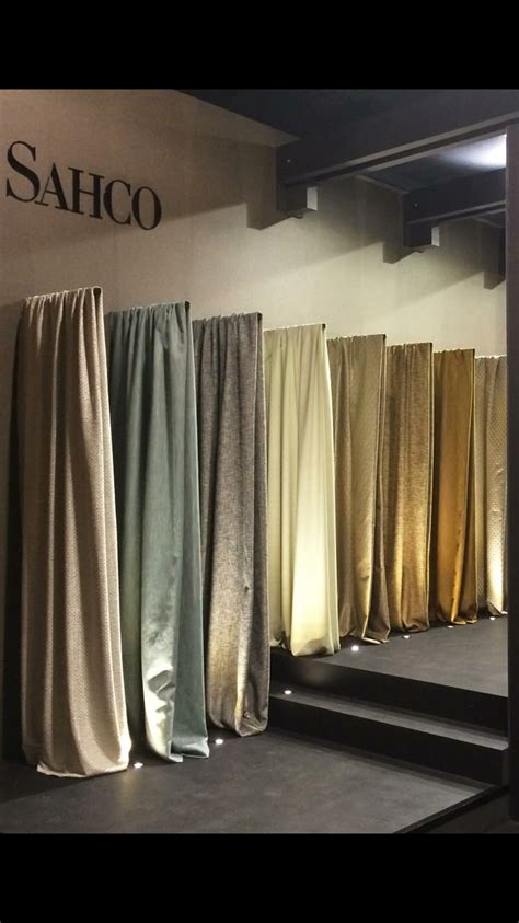 Winkel Met Gordijnen Langs De Muur Design Gordijn Ontwerpen Winkel Inrichting