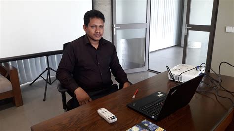 Muhammad Yonus Mia Medium