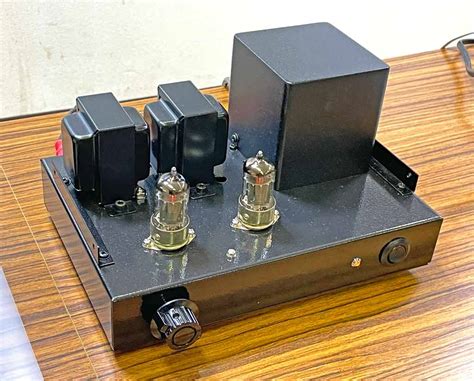 チョッと珍しい複合mt菅のecl83を用いたシングルアンプ。