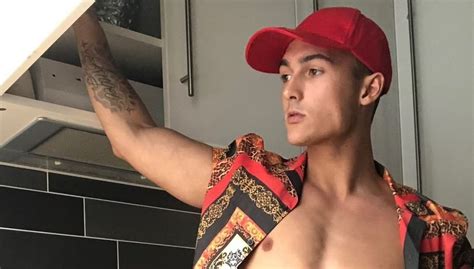 Dutch Insta Famous Model Levy Van Wilgen Lets His Bulge Loose In Box