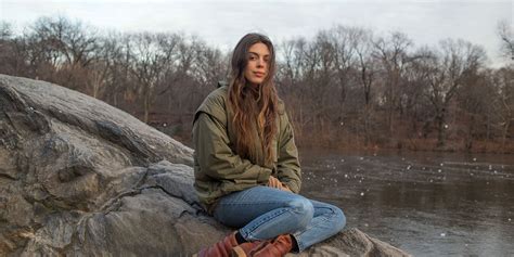 Julie Byrne Seeking Serenity In An Insane World Pitchfork