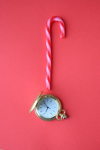 메리 크리스마스 카드 빨간색 배경에 사탕 지팡이입니다 12월에 대한 스톡 사진 및 기타 이미지 12월 겨울 계절 Istock