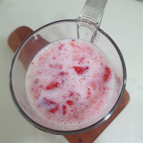 새콤달콤 생딸기우유 건강한 간식으로 최고 새콤달콤 생딸기우유 건강한 간식으로 최고