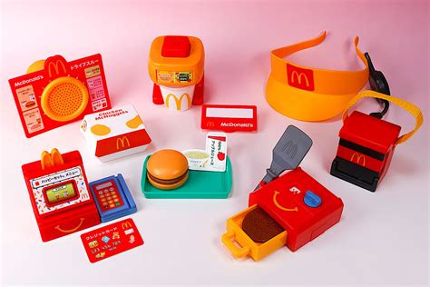 ハッピーセット「ジュラシック・ワールド サバイバル・ミッション」を一足先に遊んでみた！ マクドナルドに恐竜のおもちゃが襲来