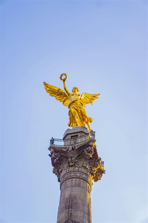 Cdmx 건축 골드 공공 기념물 공공 예술 관광 국가 상징 기념물 날개 낮 도시 경관 도시 풍경 도시의