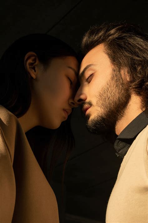 200 Romantic Couple Wallpapers