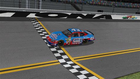 Sng 05 05 Scheme Richard Petty Driving Experience 05 Stunod Racing