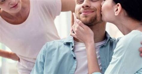 Le Beau Fils Arrive Avec Ses Propres R Gles Dans Le Monast Re Dun Autre Et Veut Radiquer Nos