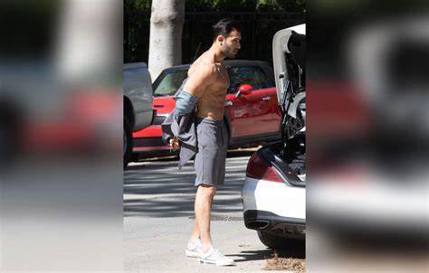 Britney Spears Bf Sam Asghari Strips Down For Workout Photos