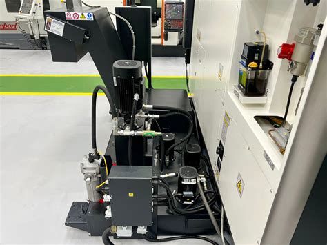 Mazak Variaxis I500 5 Axis Vertical Machining Centre Mazatrol Matrix 2