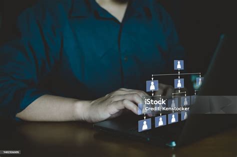 비즈니스 프로세스 및 순서도 관리를 통한 워크플로 자동화 비즈니스 계층 시각적 화면의 순서도와 위치 순서 및 알고리즘의 관계 개념에 대한 스톡 사진 및 기타 이미지 Istock