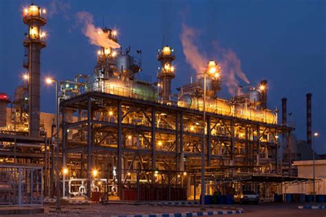 بخش اول فاز ۲ پالایشگاه آبادان توسط رئیس جمهور به بهره برداری رسید همشهری آنلاین