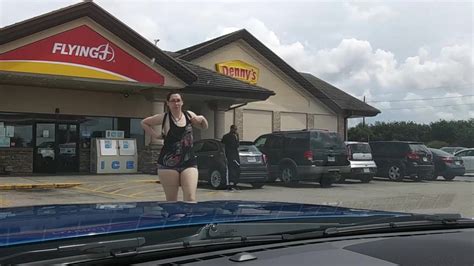 Mickey Pearl Caminando Mostrando Thunder Thighs Xhamster