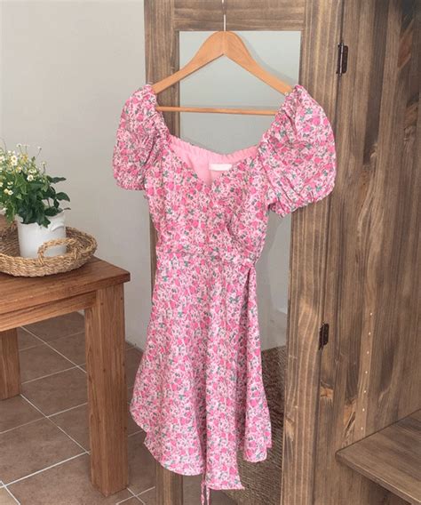 소량당일발송러블리여리핏오프숄더가능로코 랩 플라워 미니원피스 에이블리