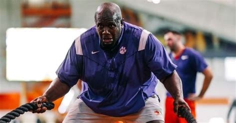 Watch Nick Eason Inspires Doing Football Drills With Players Rtigernet