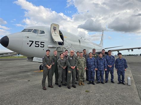 Patrol Squadron 4 Flies Task Force 72 Undersea Commanders Commander