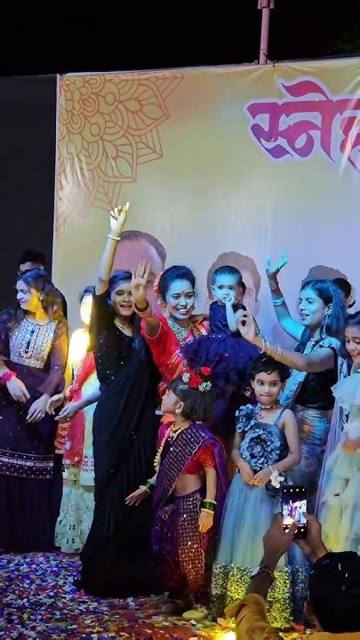 हिंदवी सोबत लहान मूल 🤩 Youtube