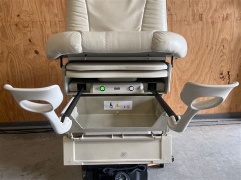 Midmark Model 623 008 Examination Bed For Sale