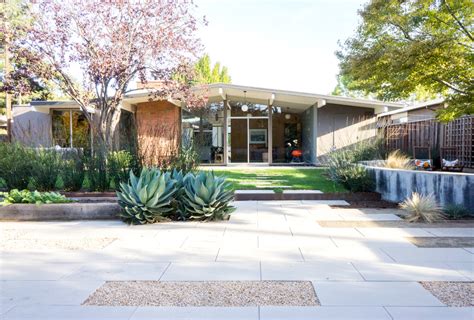 20 Fantastic Midcentury Modern Landscaping Ideas