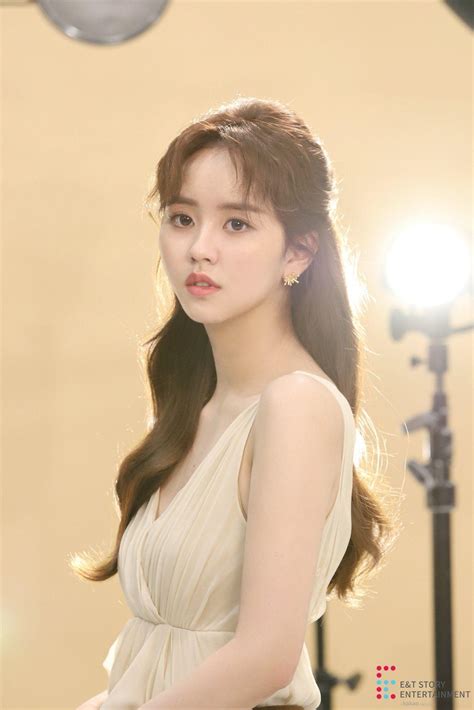 Kim So Hyun Wallpapers Top Free Kim So Hyun Backgrounds Wallpaperaccess