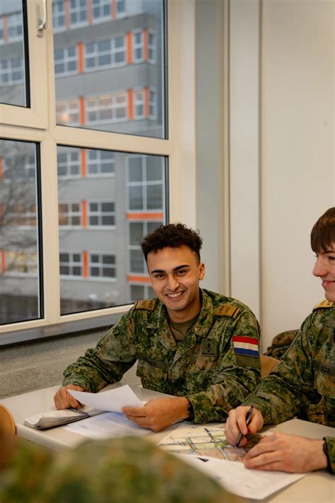 Defensie En Veva Opleidingen Op Mbo Niveau Roc Van Flevoland