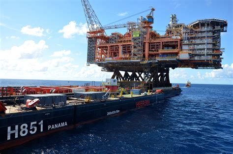 Floatover Installation Heerema Floatover Installation Heerema