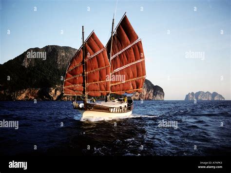 La Thaïlande Lîle De Dong Pipi De Pipi Le Suwan Macha Navire De
