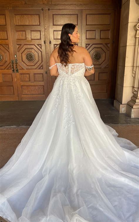 Sparkling Lace Plus Size A Line Wedding Dress With Organic Lace Straps