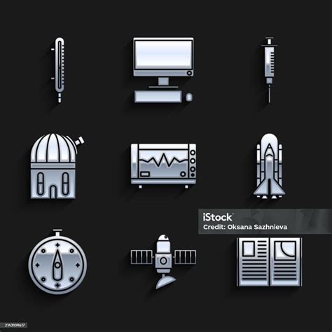심장 검사 위성 열린 책 우주 왕복선 및 로켓 나침반 천문대 주사기 및 기상학 온도계 측정 아이콘이 있는 컴퓨터 모니터를