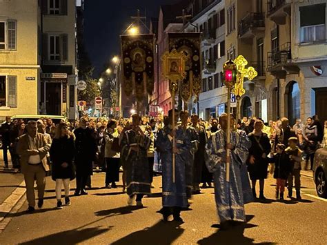 БОРБА ЗА ВЕРУ Цирих Чудотворна хавајска Иверска икона дочекана у свечаној литији