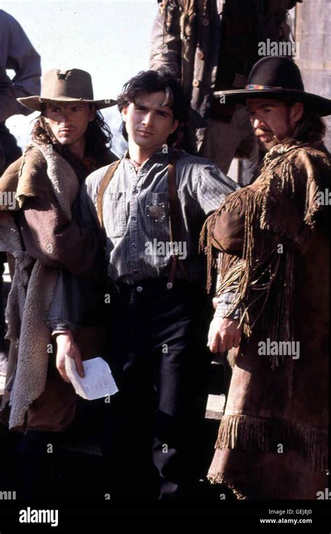 Matthew Settle Shaughnessy Matthew Settlem Muss Sich In Der Neuen Umgebung Erst Durchboxen