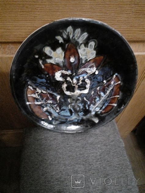 Красива настінна тарілка Violity