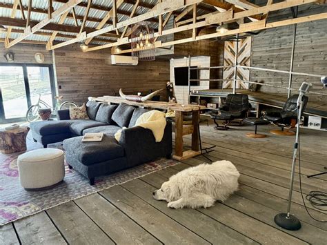 Oniya Ranch Creative Lounge Open For Ideas Open For Brainstorming