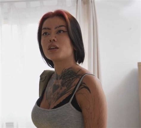 Whats Name This Girl 1698758 ›