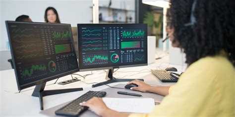 How To Use Two Monitors With A Virtual Machine