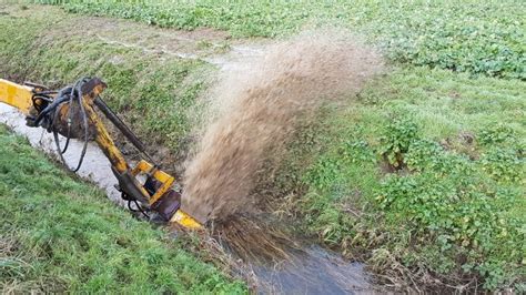 Ditch Cleaning And Grip Cutting