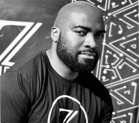 Zambie Christopher Chileshe Contribue à La Résolution De Linsécurité