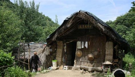 终南山租金上涨，很多隐士无力承担选择离开，宁愿走也不住崖洞