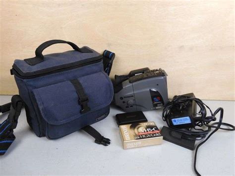 Jvc Video Movie Vhs C Camera Model Gr Ax25u With Accessories And Bag