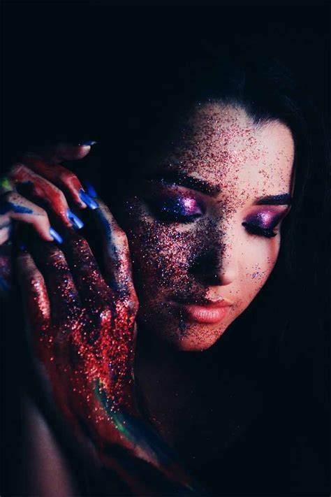 Types Application And Tips Of Glitter Makeup Look Explained