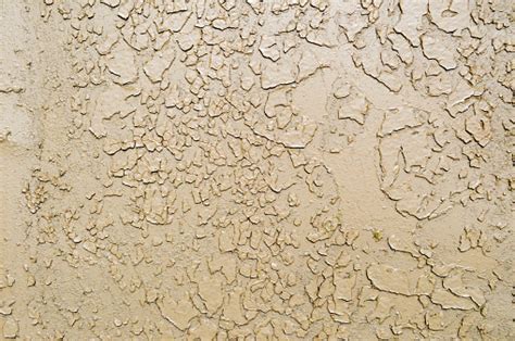 철 금속의 질감은 부식과 오래된 반죽 긁힌 금이 고대 녹슨 금속 판벽의 밝은 노란색 박리 페인트를 그린 배경 0명에 대한 스톡 사진 및 기타 이미지 Istock