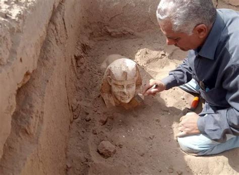 Aww Archaeologists Have Discovered An Adorable Version Of Egypts Most Famous Monument A