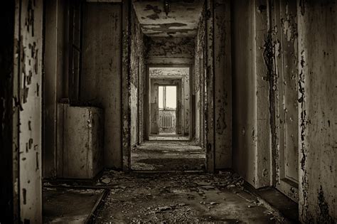 10 000 Free Scary Hallway And Hallway Images Pixabay
