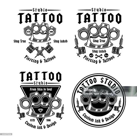 빈티지 문신 스튜디오 황동 너클과 문신 기계가있는 엠블럼 세트 복고풍 스타일의 클래식 모노크롬 벡터 일러스트레이션 배지 티셔츠 프린트 및 문신 관련 디자인에 적합 공예에