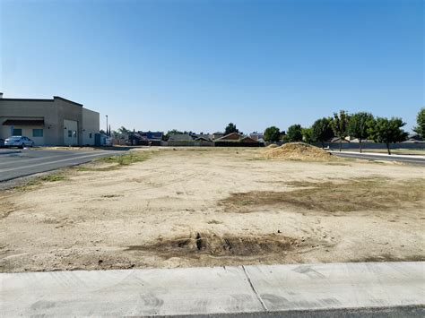 Cecil Ave Delano Ca 93215 Loopnet