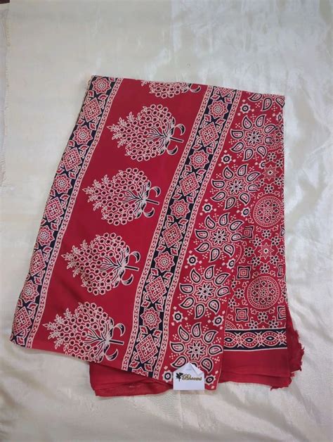 Pure Model With Block Print