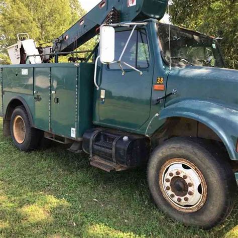 International 1993 Bucket Boom Trucks