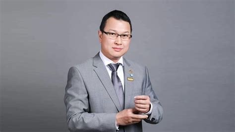 តើលោក ឌិត ទីណា ដែលនឹងឡើងជារដ្ឋមន្ត្រីក្រសួងកសិកម្ម រុក្ខាប្រមាញ់ និងនេសាទ ជាអ្នកណា Leading