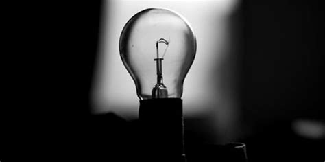 රටම පැයක් අදුරේ