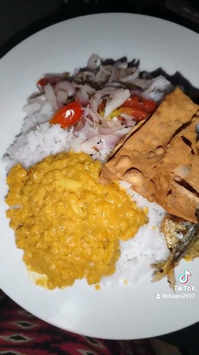 වැස්ස වෙලාවේ රෑට මෙහෙම කමුද😋උණු බාස්මතී බතට පරිප්පු කිරට තක්කාලි සම්බෝල පරව් මාළු පැටව් බැදලා